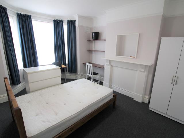 1 bed house share to rent in 15 Radcliffe Road, Coventry, CV5