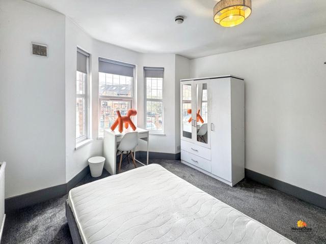 1 Bed House share For Rent at Desborough Park Road, High Wycombe, HP12, United_kingdom