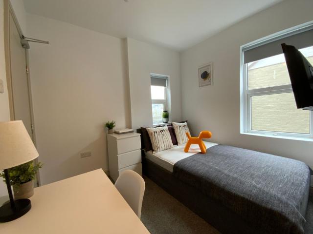 1 Bed House share For Rent at Roberts Road, High Wycombe, HP13, United_kingdom