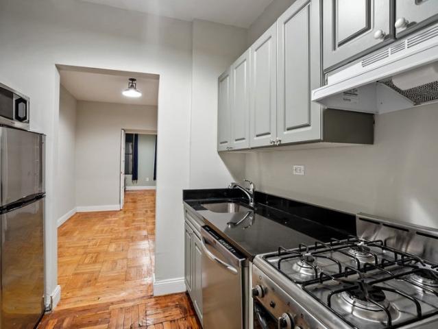 1 bed in East Village on a flexible lease