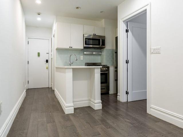 1 bed in East Village on a flexible lease