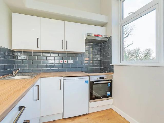 1 bed in Fitzjohns Ave, Hampstead, London, NW3