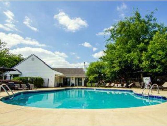 1 Bed Lily Flagg Station