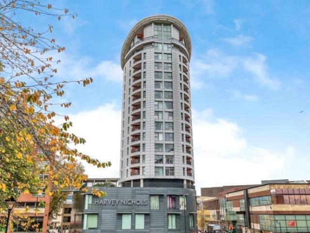 1 bed luxury furnished apartment in Eclipse