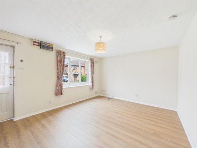 1 BED Maisonette To rent