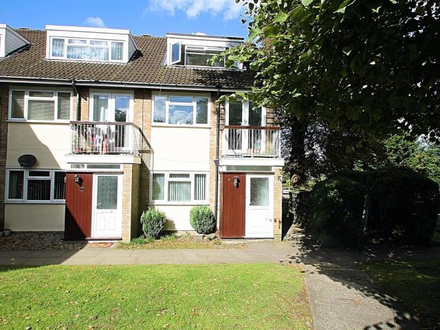 1 bed maisonette to rent in harriet way, bushey, wd23