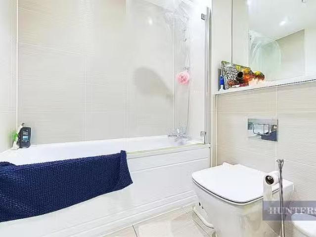 1 bed property to rent in Chantry House, SO9