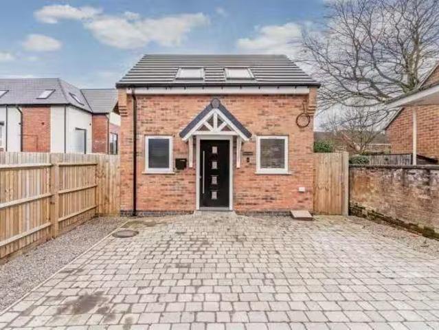 1 bed property to rent in High Street, B95, Henley IN Arden
