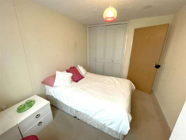 2 bed property for sale