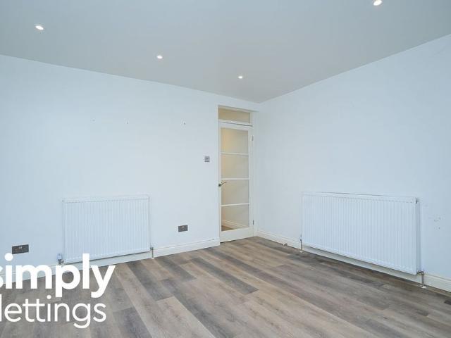 1 Bed property for rent