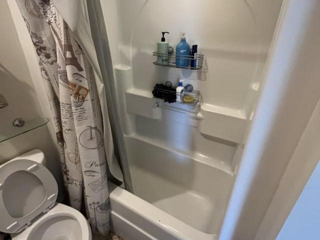 1 Bed room available in a 2 bed 1 bath