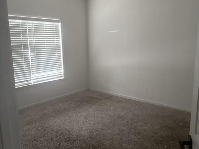 1 Bed Room. Private Bathroom