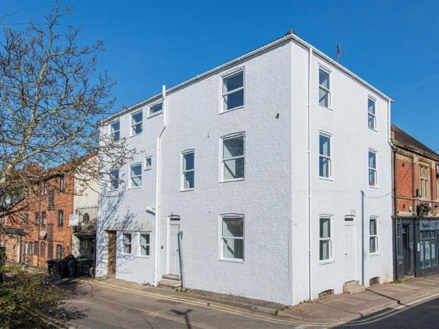 1 bed Room To Let
