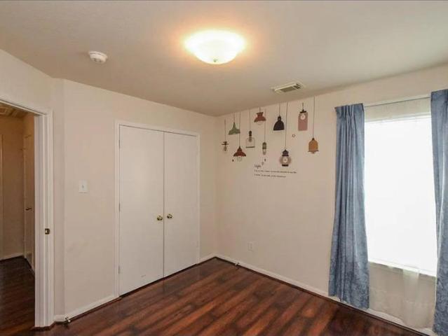 1 Bed Room with own RestRoom