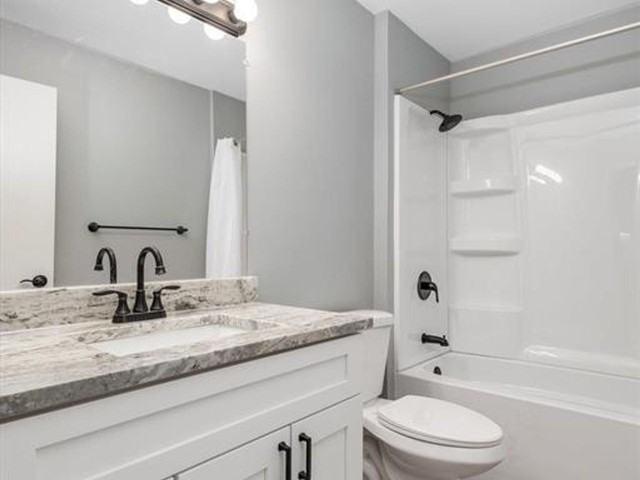 1 BED RM CONDO 1 Bedroom Condo for Rent at 30475 W 14 Mile Rd, Farmington Hills, MI 48334