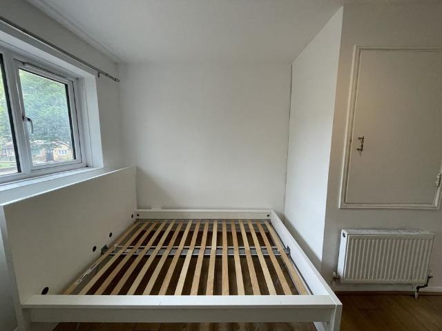 1 Bed Semi Detached House, Phoenic Close, E8