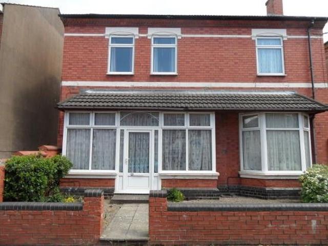 1 Bed Split Level Flat