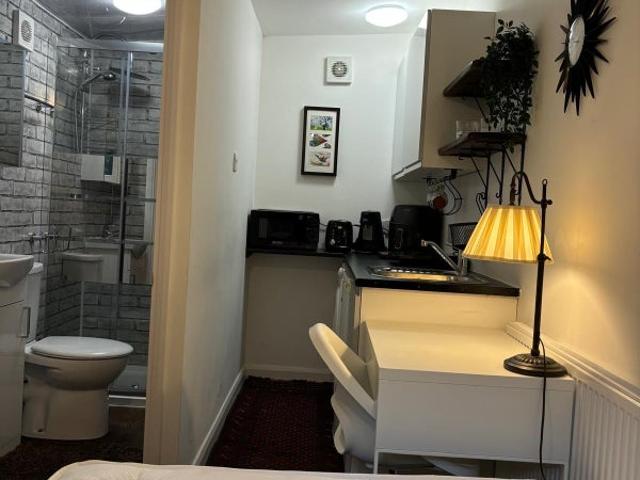 1 bed studio