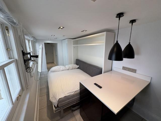 1 bed studio, Baker Street