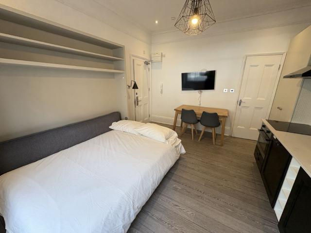 1 bed studio, Baker Street