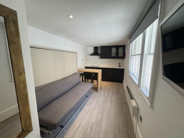 1 bed studio, Baker Street