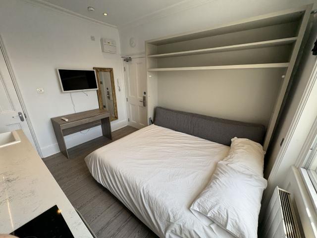 1 bed studio, Baker Street