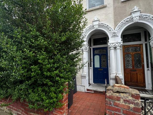 1 Bed Studio, Blakemore Road, SW16