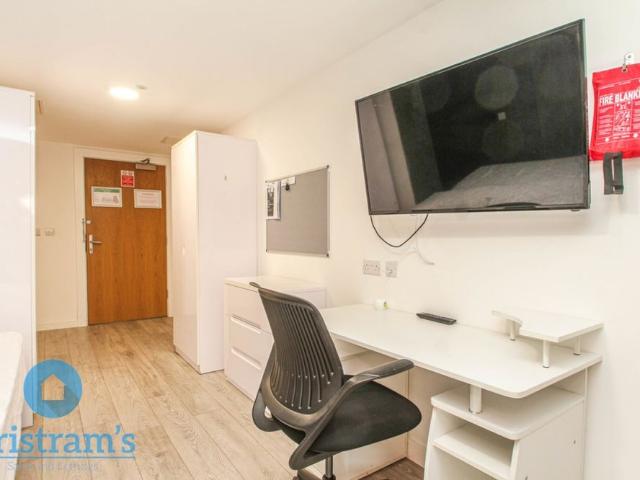 1 bed Studio for Rent
