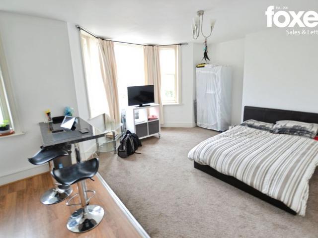 1 bed studio flat to rent in Oakwood House, West Hill Road, Bournemouth, Dorset, BH2 5PH