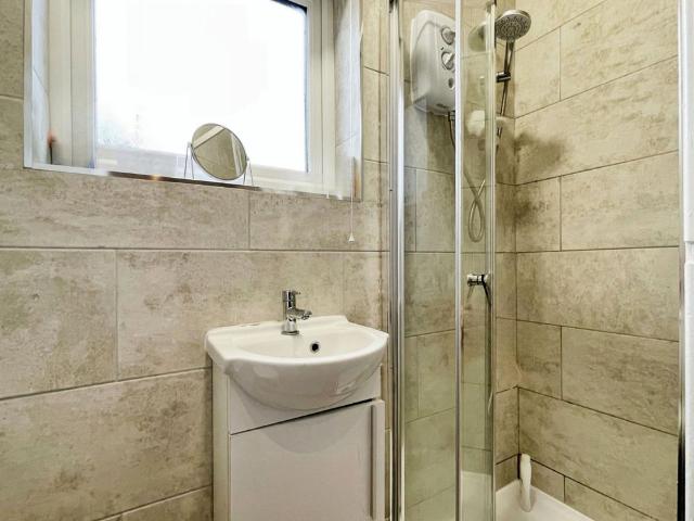 1 bed studio flat to rent in Filbert Street East, Leicester, LE2