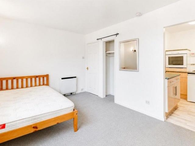 1 BED Studio flat To rent