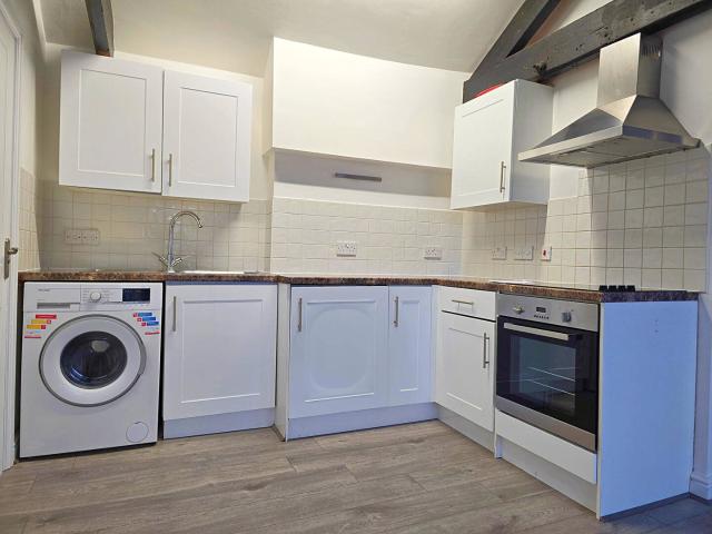 1 bed studio to let in Windsor Court, Rugby, Warwickshire