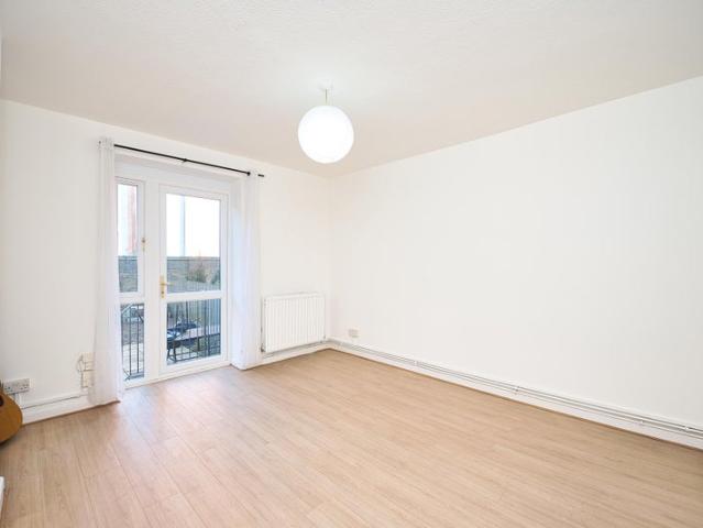 1 Bed + Study with Garden Flat in Hackney E5