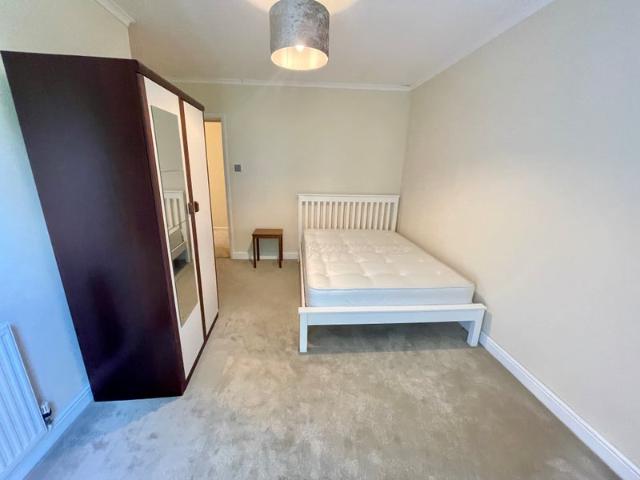 1 Bedflat in Uxbridge