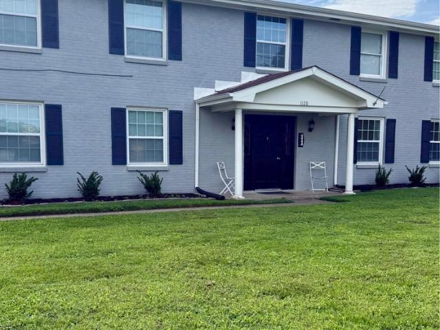 1 bedroom 1 bath apt available GREAT LOCATION
