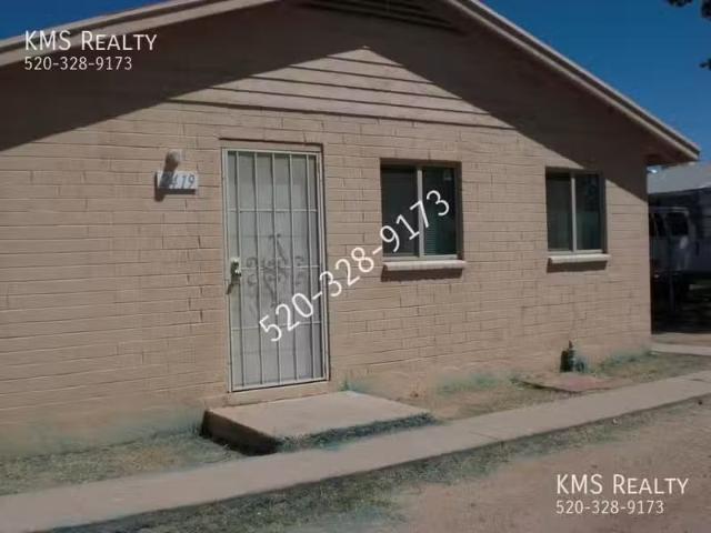 1 bedroom 1 bath Duplex OWNER/AGENT 2419 E Cochise Vis