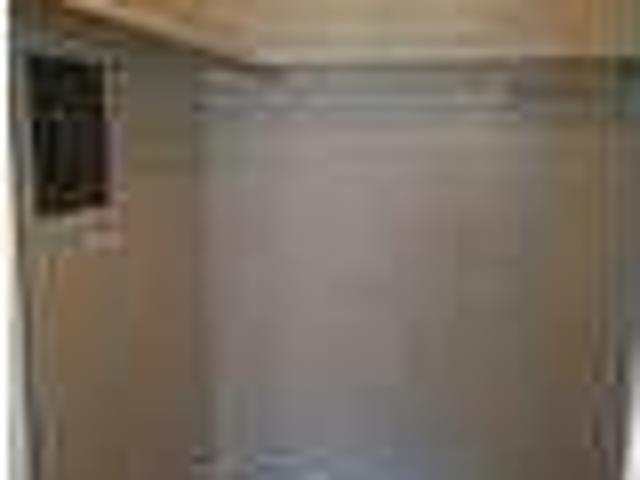 1 bedroom 1 Bath Flat withFireplace & washer/dryer