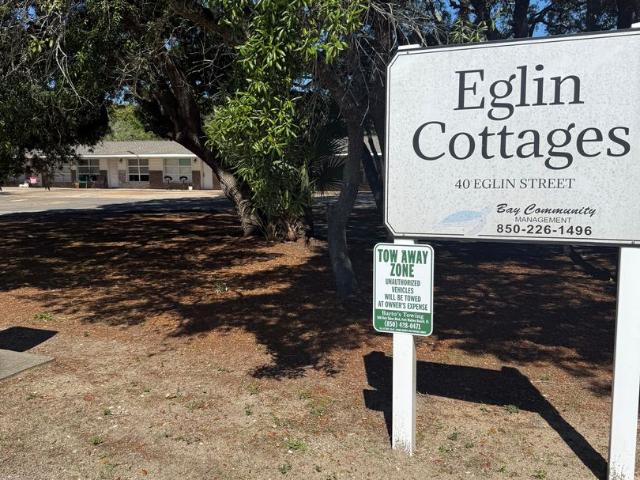 1 Bedroom 1 Bath Great Location Near Publix on Eglin Parkway