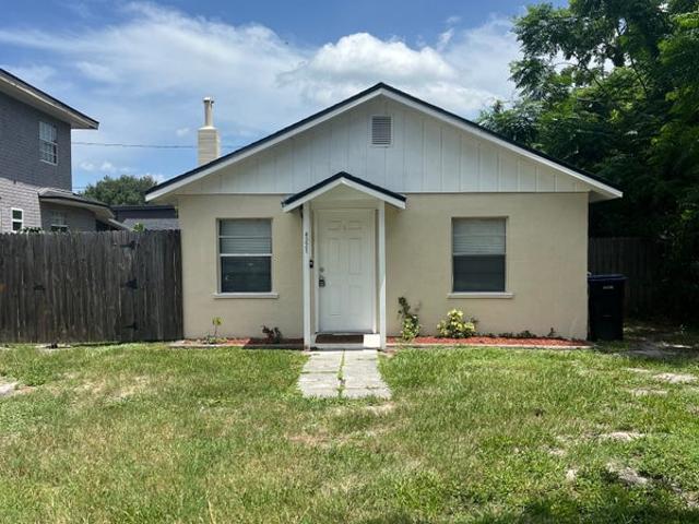 1 Bedroom 1 Bath House_Big Backyard