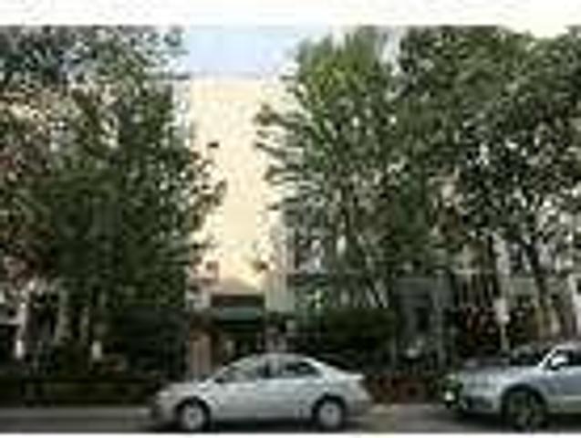 1 Bedroom 1 Bath In Chicago IL 60610