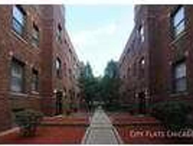1 Bedroom 1 Bath In Chicago IL 60613
