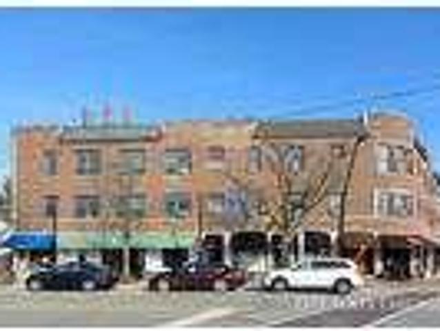 1 Bedroom 1 Bath In Chicago IL 60035