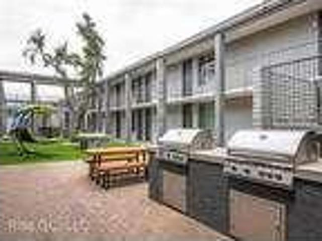 1 Bedroom 1 Bath In Phoenix AZ 85019