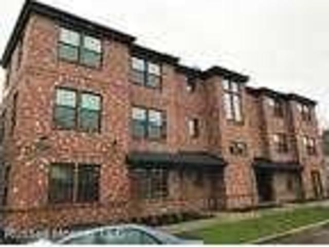 1 Bedroom 1 Bath In Portland OR 97217