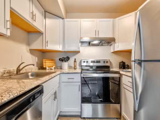 1 Bedroom 1 Bath Renovated Linden at North Shores