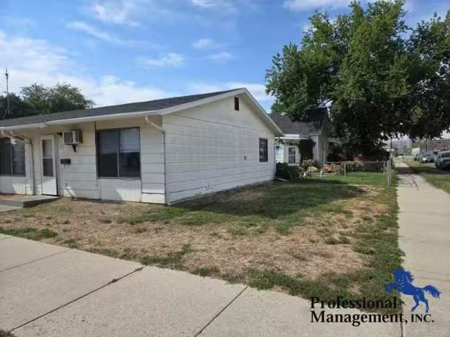 1 Bedroom 1 Bath Single Level Apartment 3101 2nd Ave S