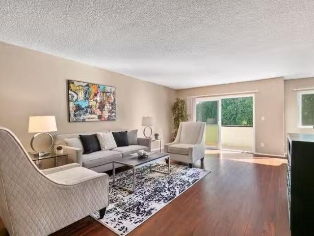 1 Bedroom 1 Bath White Oak Terrace Apartments