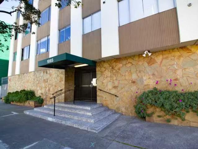 1 Bedroom 1 Bath 1085 South Van Ness Avenue