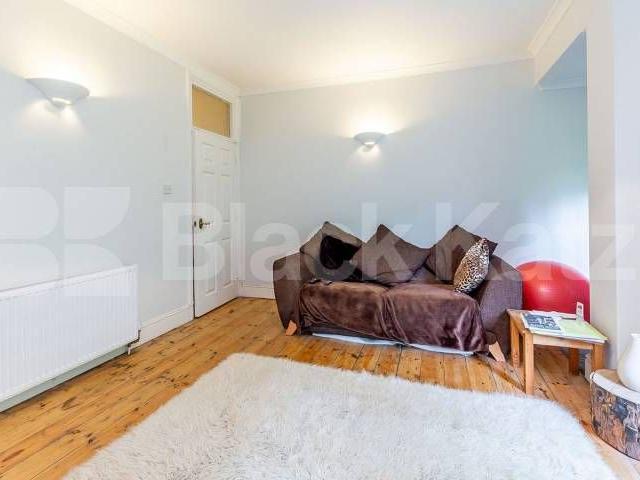 1 Bedroom, 1 bath, 1 reception Flat