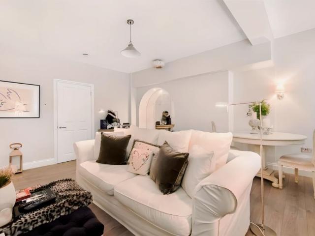 1 Bedroom 1 Bathroom